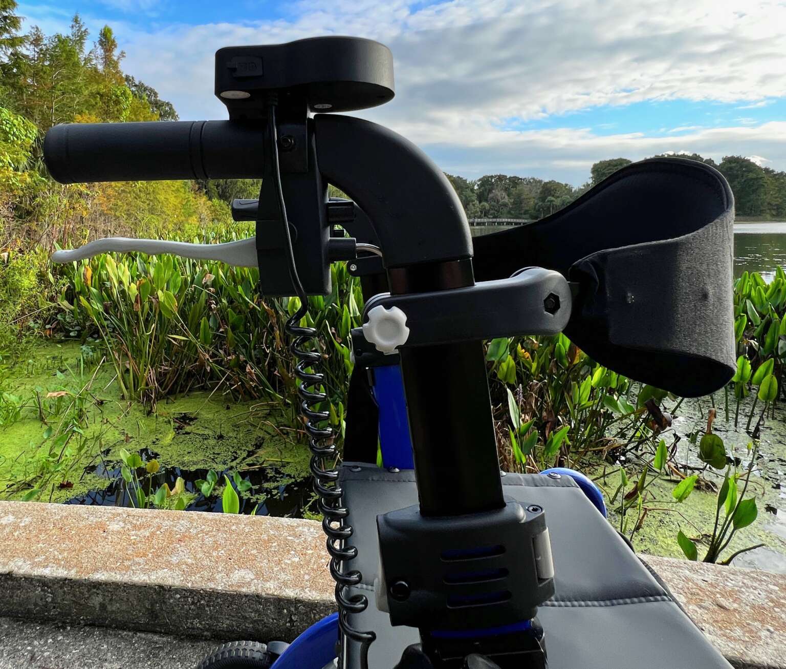 Wheelator Motorized Hybrid Walking Device with Anti-Fall – Quick N ...