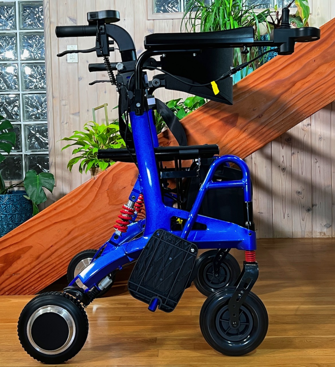 Wheellator XL – Holds Up to 400 Lbs Motorized Walker / Wheelchair ...